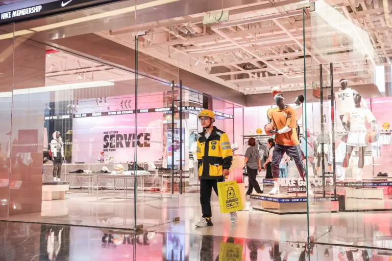 海澜之家、滔搏布局秒送闪购，服装行业打响“即时渠道”-第七在线