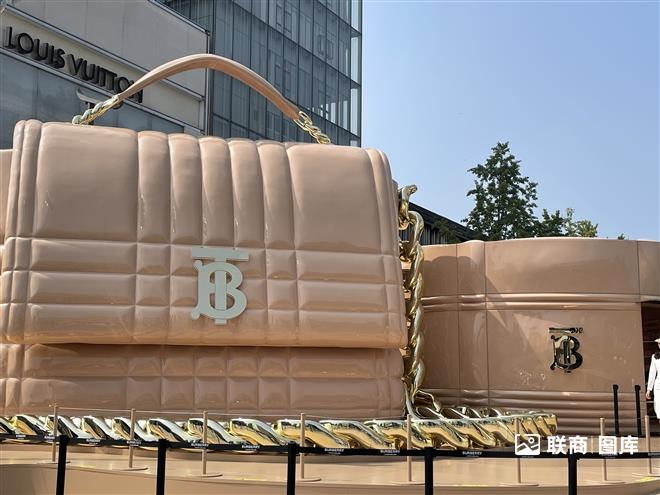 Burberry第三季度大中华区同店销售增长6％-第七在线